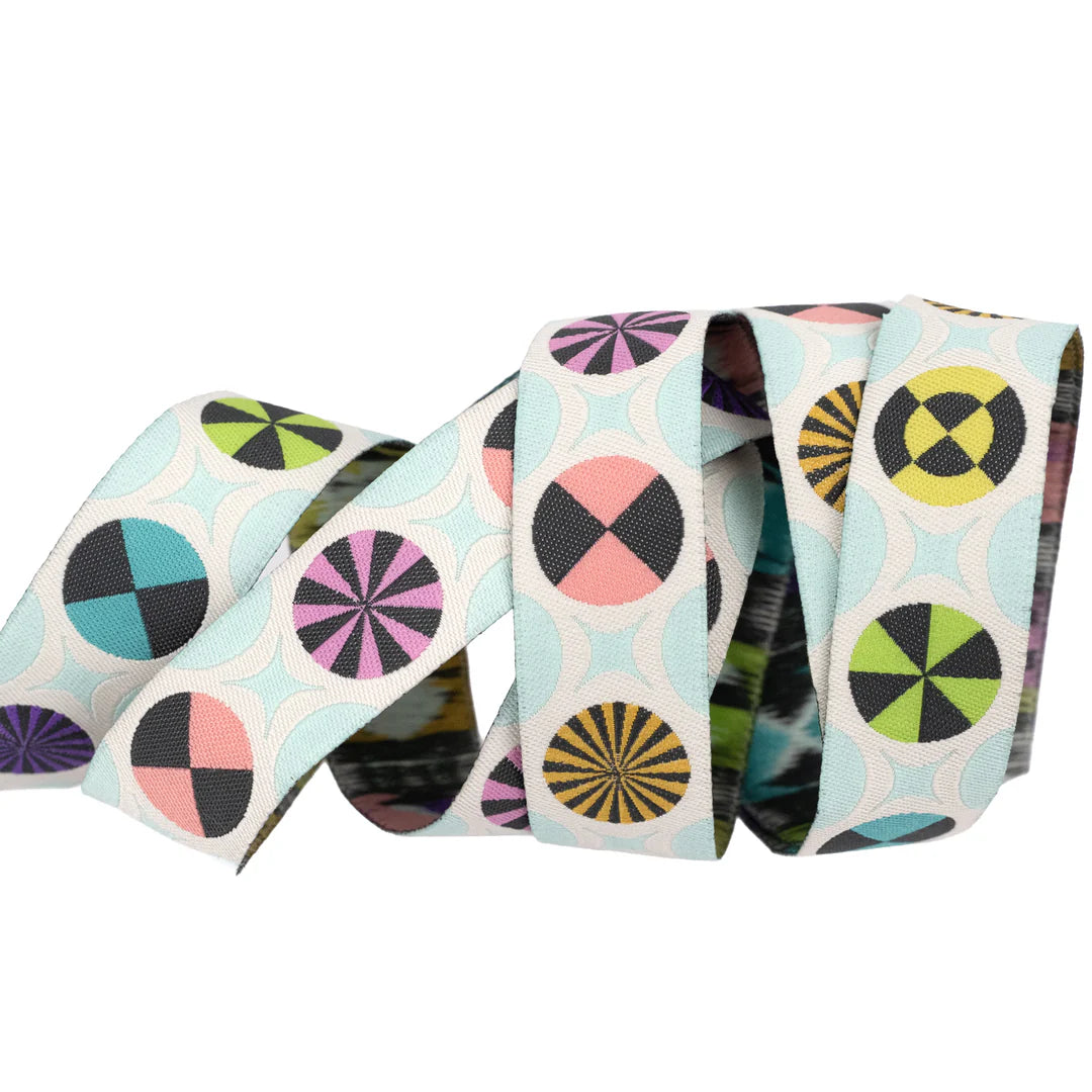 RENAISSANCE RIBBONS - TULA PINK - Prince Charming Deja Vu - Taffy in ...