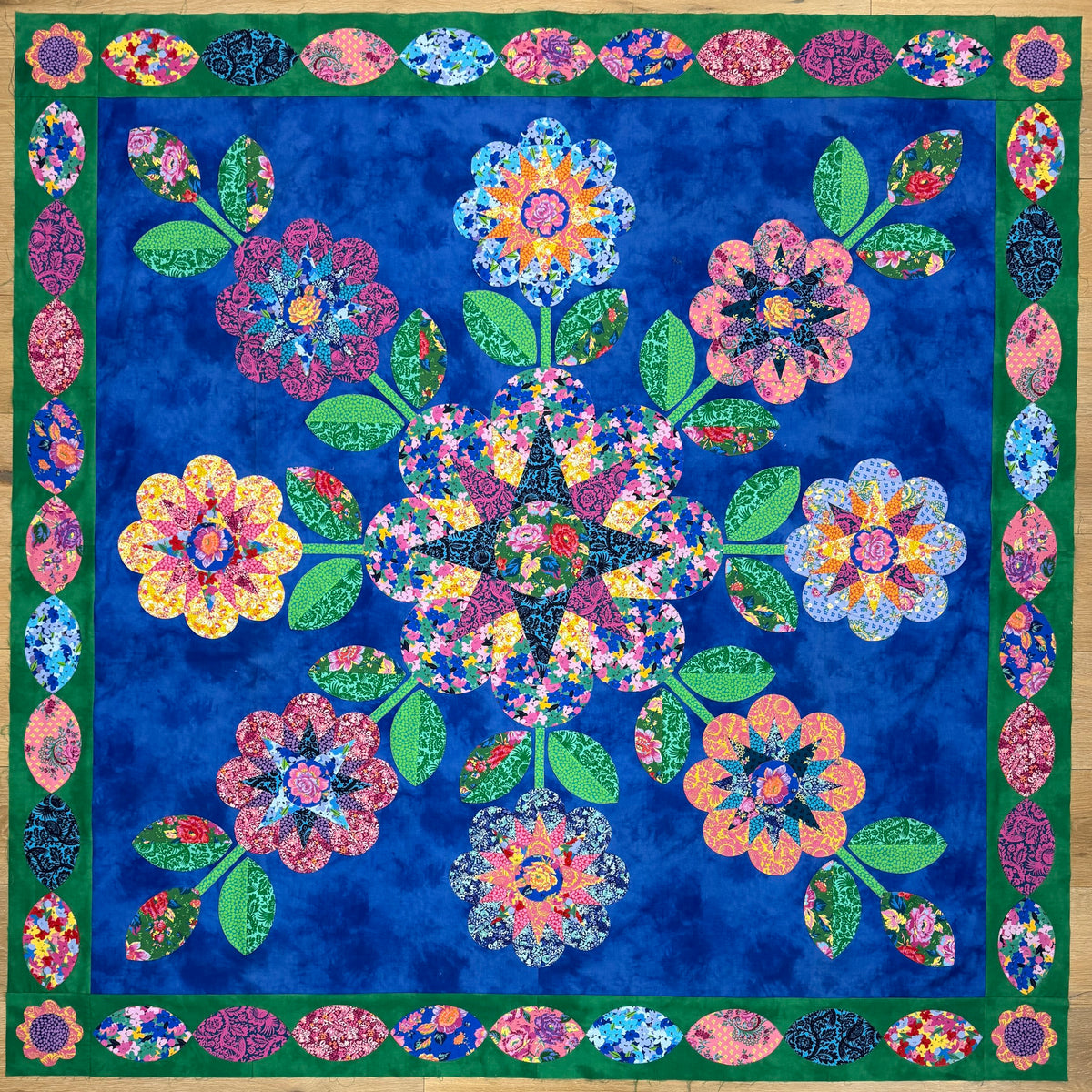 ROBIN RUTH DESIGNS - FLORA PATTERN – Artistic Quilts with Colors Inc.